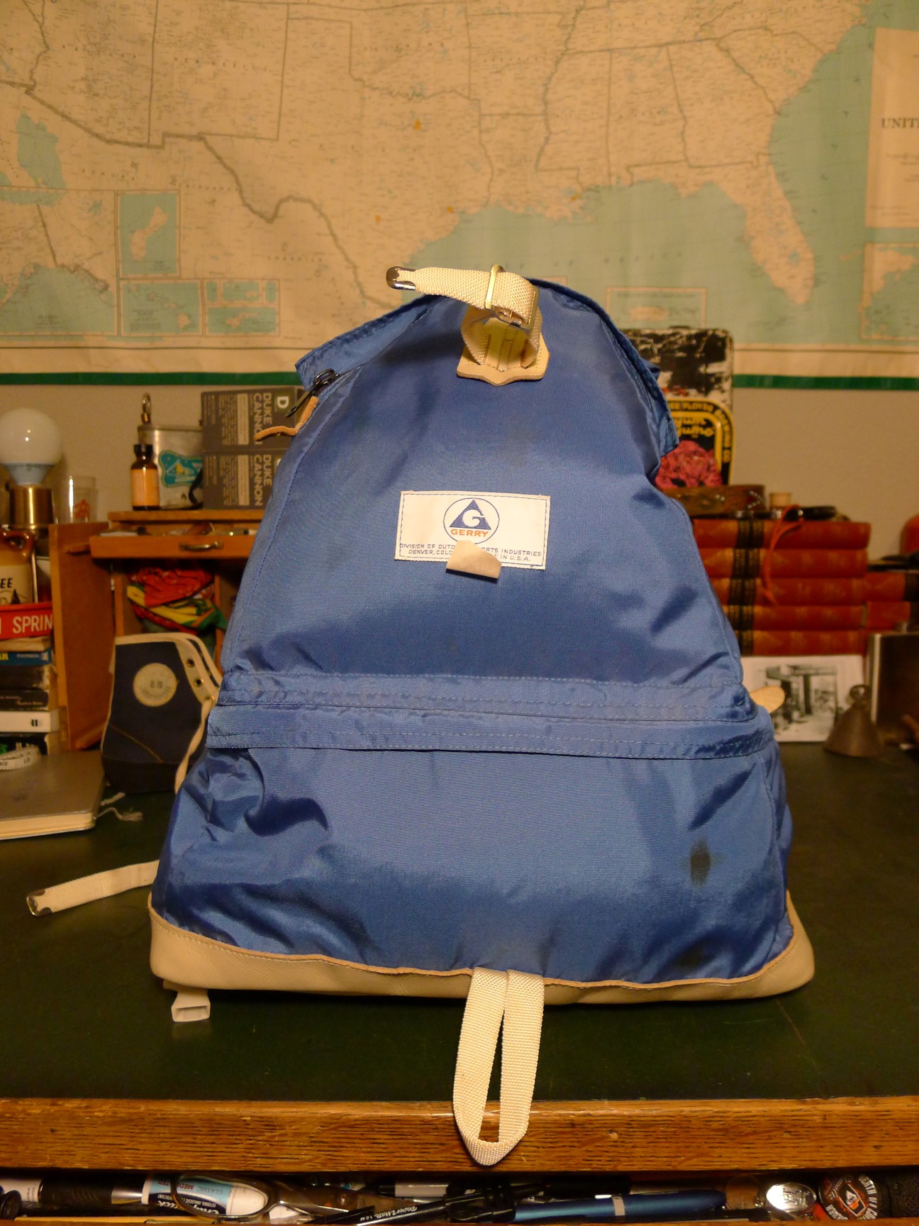 Gerry leather Bottom Day Pack – Basecamp Vintage & Archives